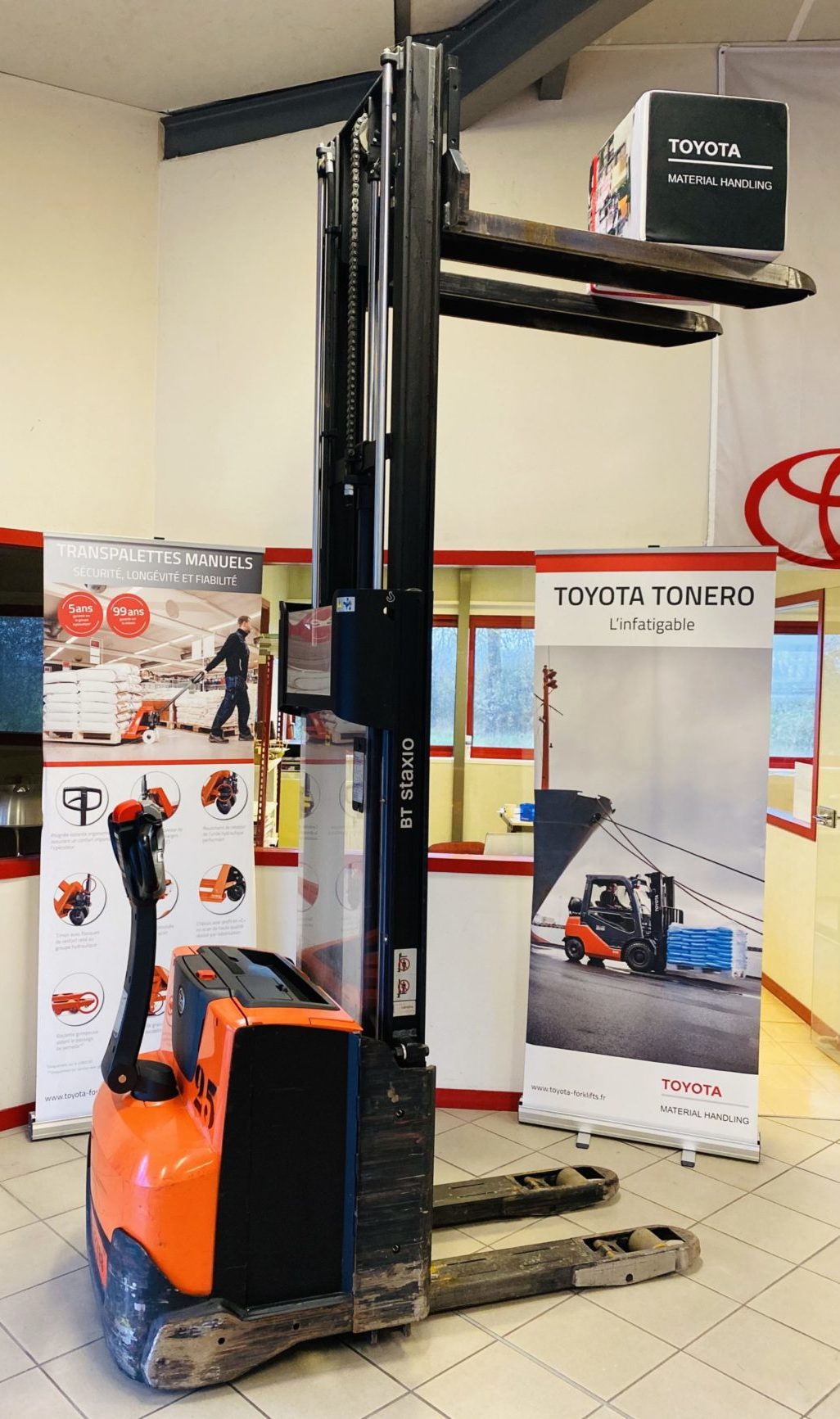 Gerbeur électrique Toyota BT SWE120L – V2V Roosli